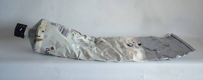 Romulo Celdran’s Oversized Sculptures | Amusing Planet